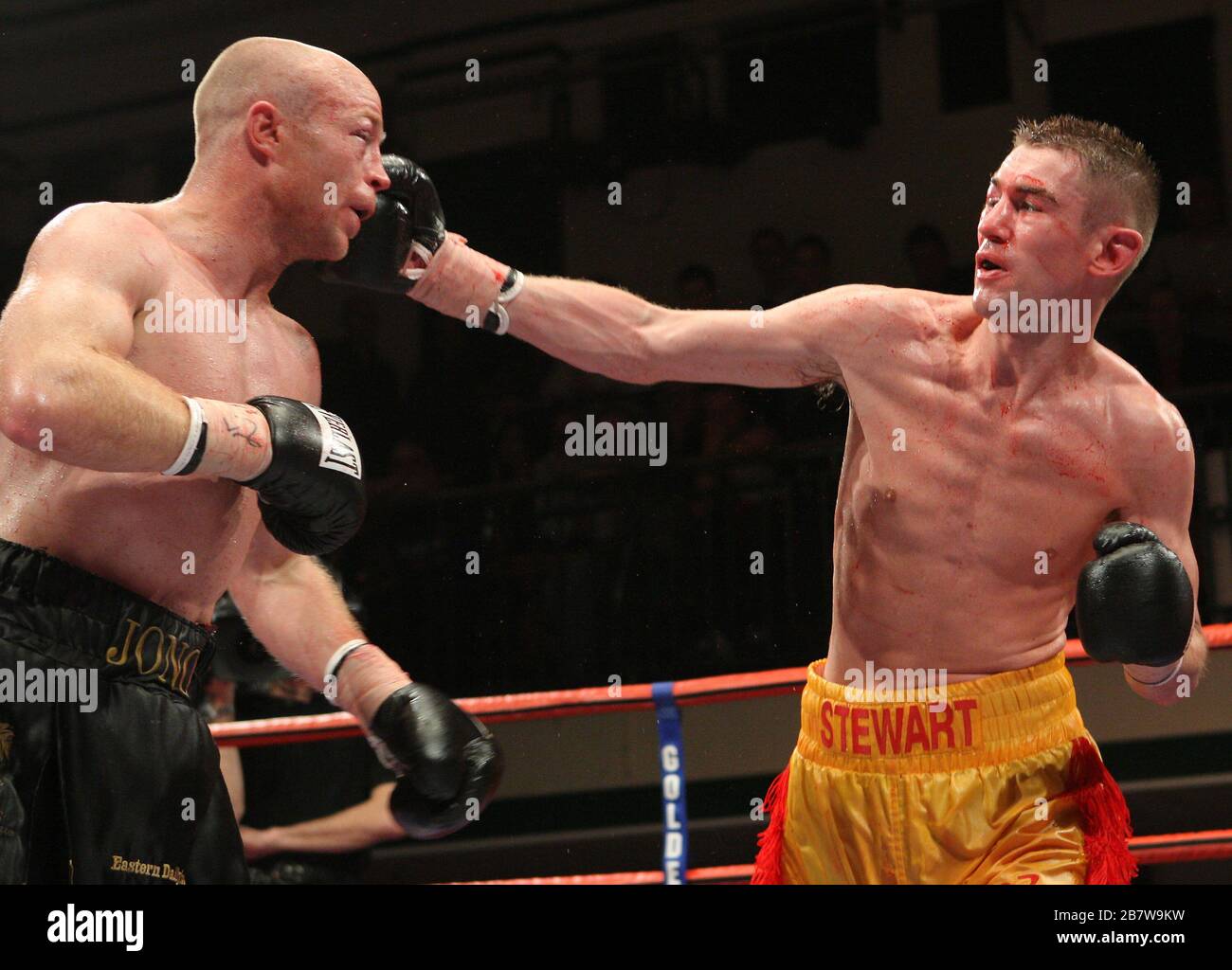 Jon Thaxton (Norwich, black shorts) defeated Dave Stewart (Wanstead/Ayr ...