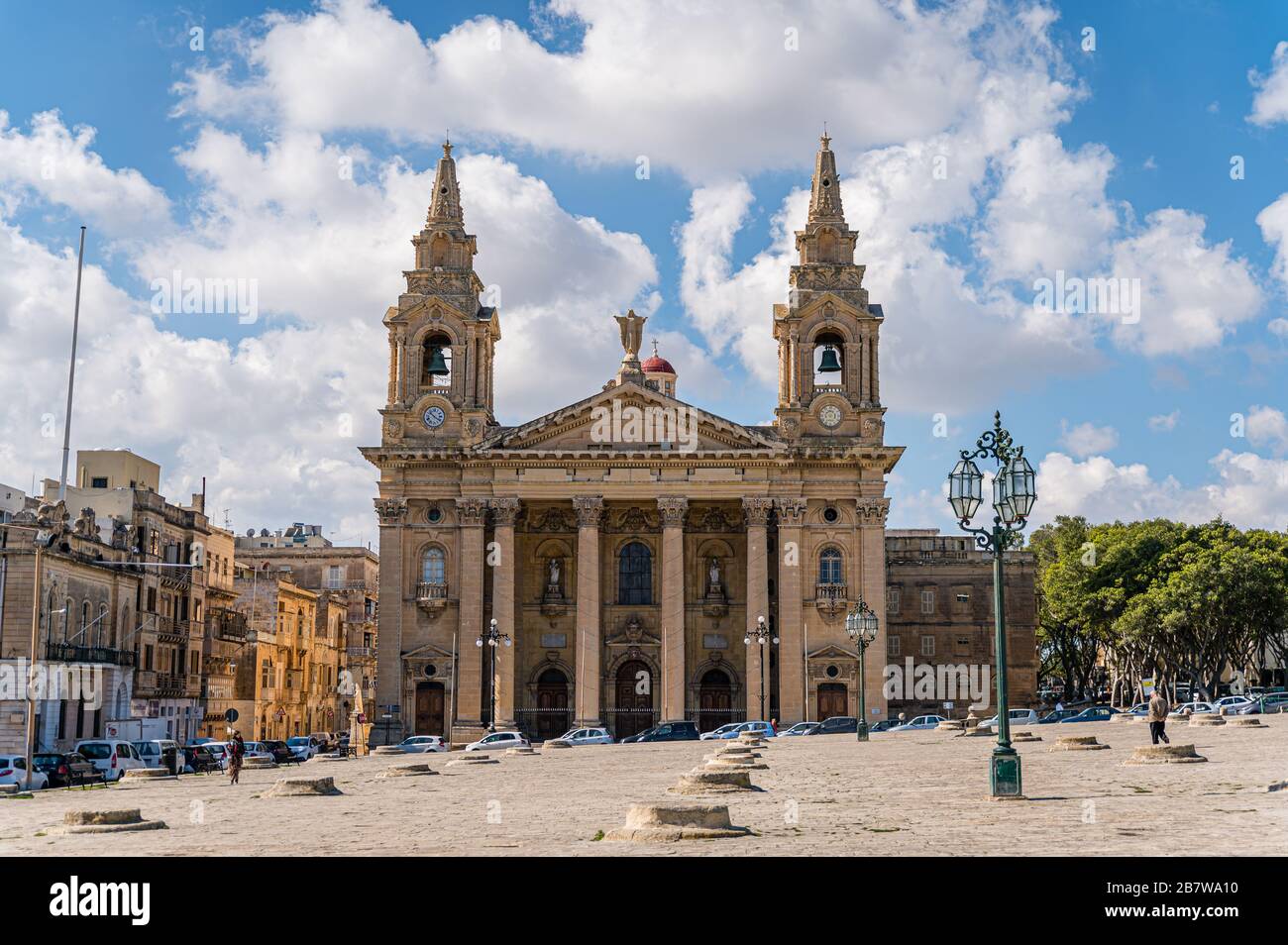 Traditional maltese church hi-res stock photography and images - Alamy