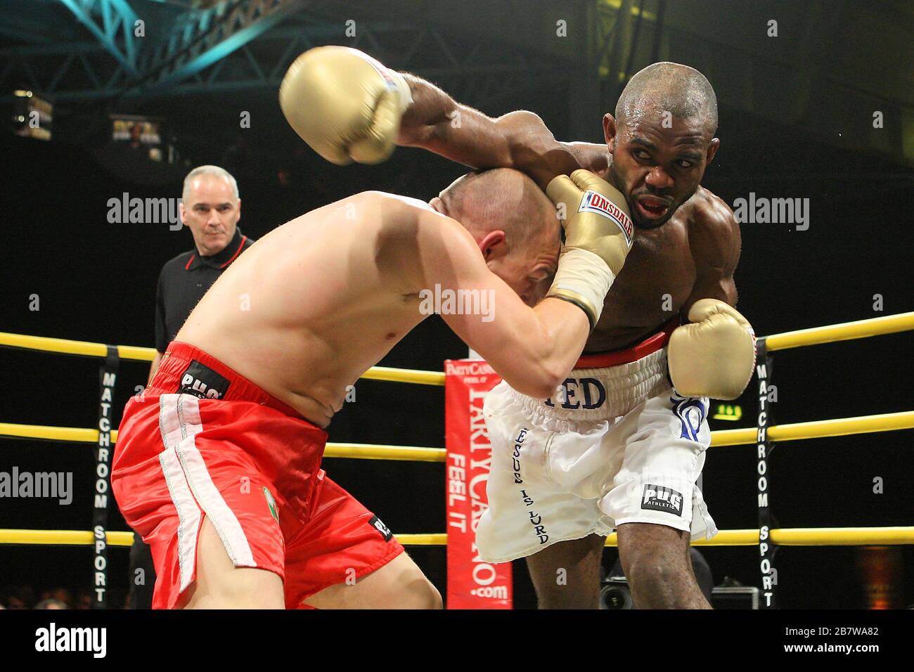 Gavin Rees (red shorts) defeats Ted Bami in the Quarter-Final of ...