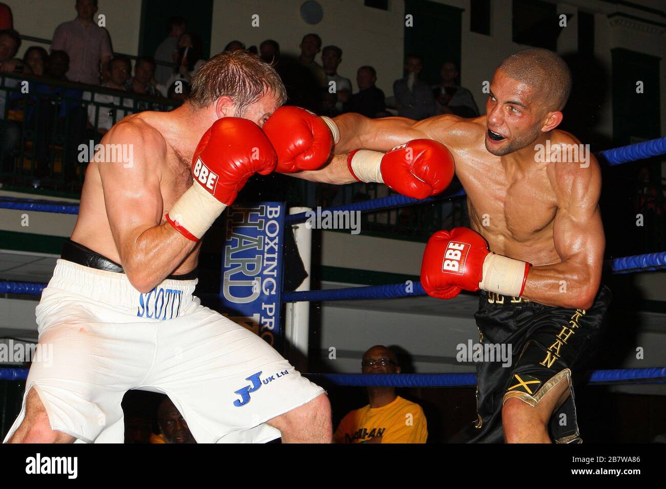 Nathan Graham (black shorts) defeats Scott Woolford in a Light ...