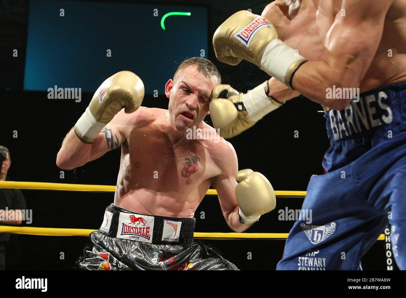 Boxing barnes hi-res stock photography and images - Alamy