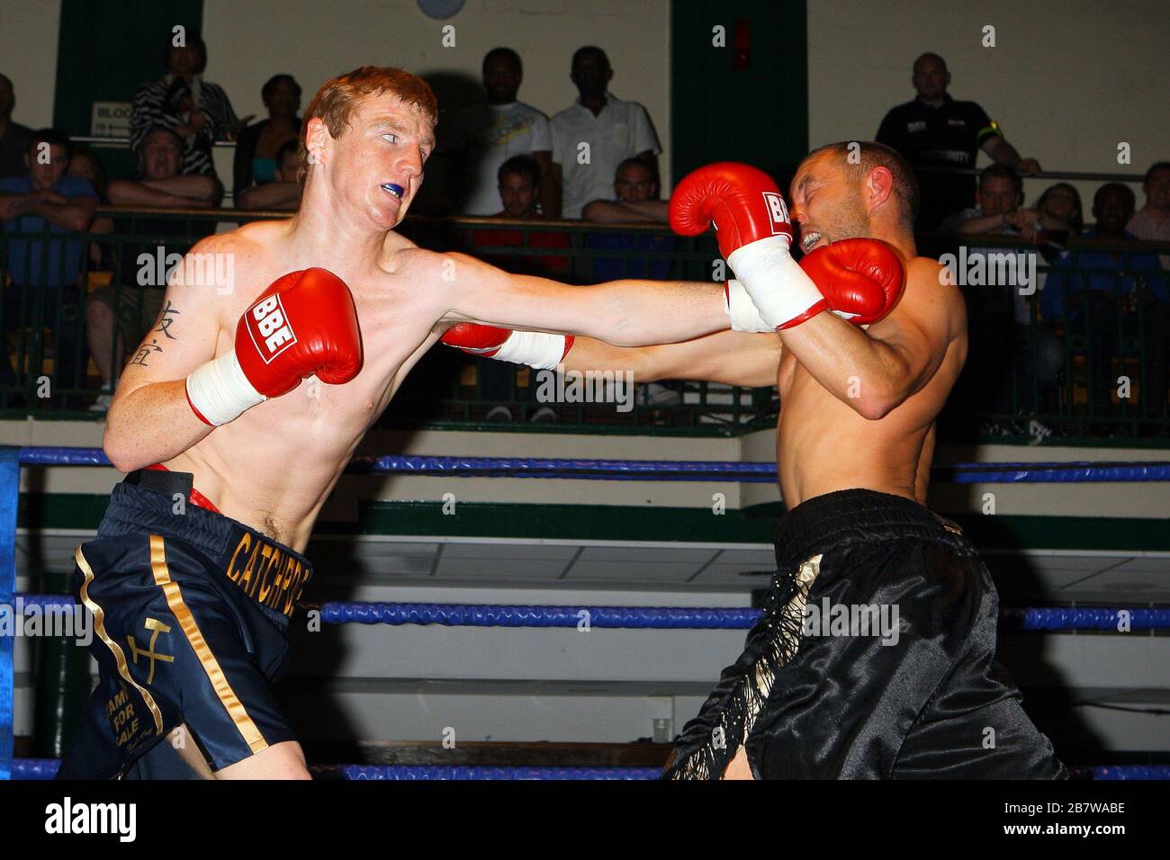 Joe Catchpole (blue/gold shorts) defeats Daniel Thorpe in a Light ...