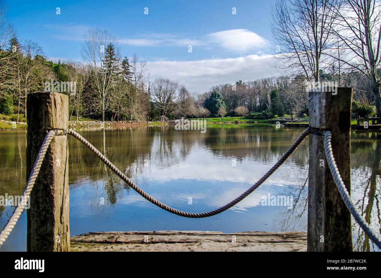 Bridge view cottage hi-res stock photography and images - Alamy