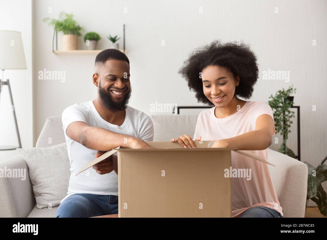 Open space store hi-res stock photography and images - Alamy