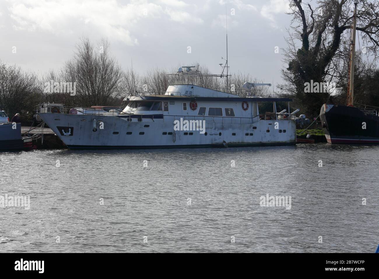 Cargo carrying canal boat hi-res stock photography and images - Alamy