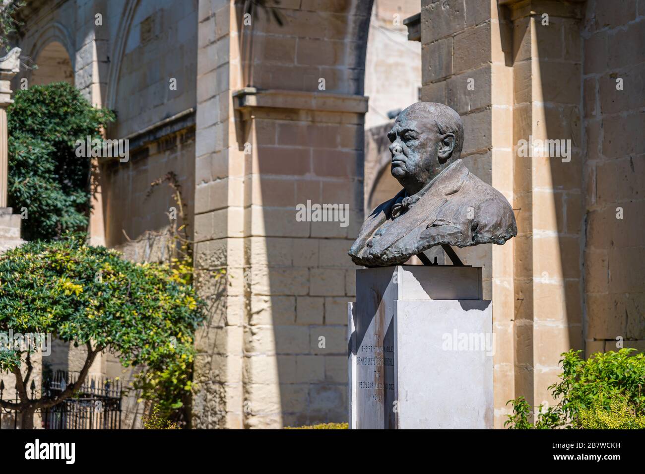 Statue valletta malta hi-res stock photography and images - Alamy