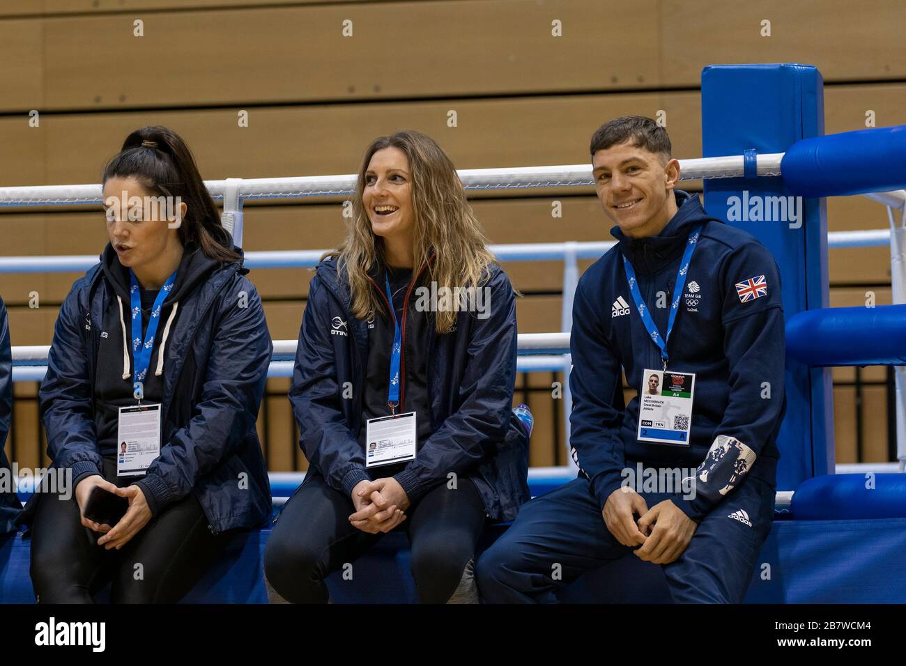 Boxing copper box arena hi-res stock photography and images - Alamy