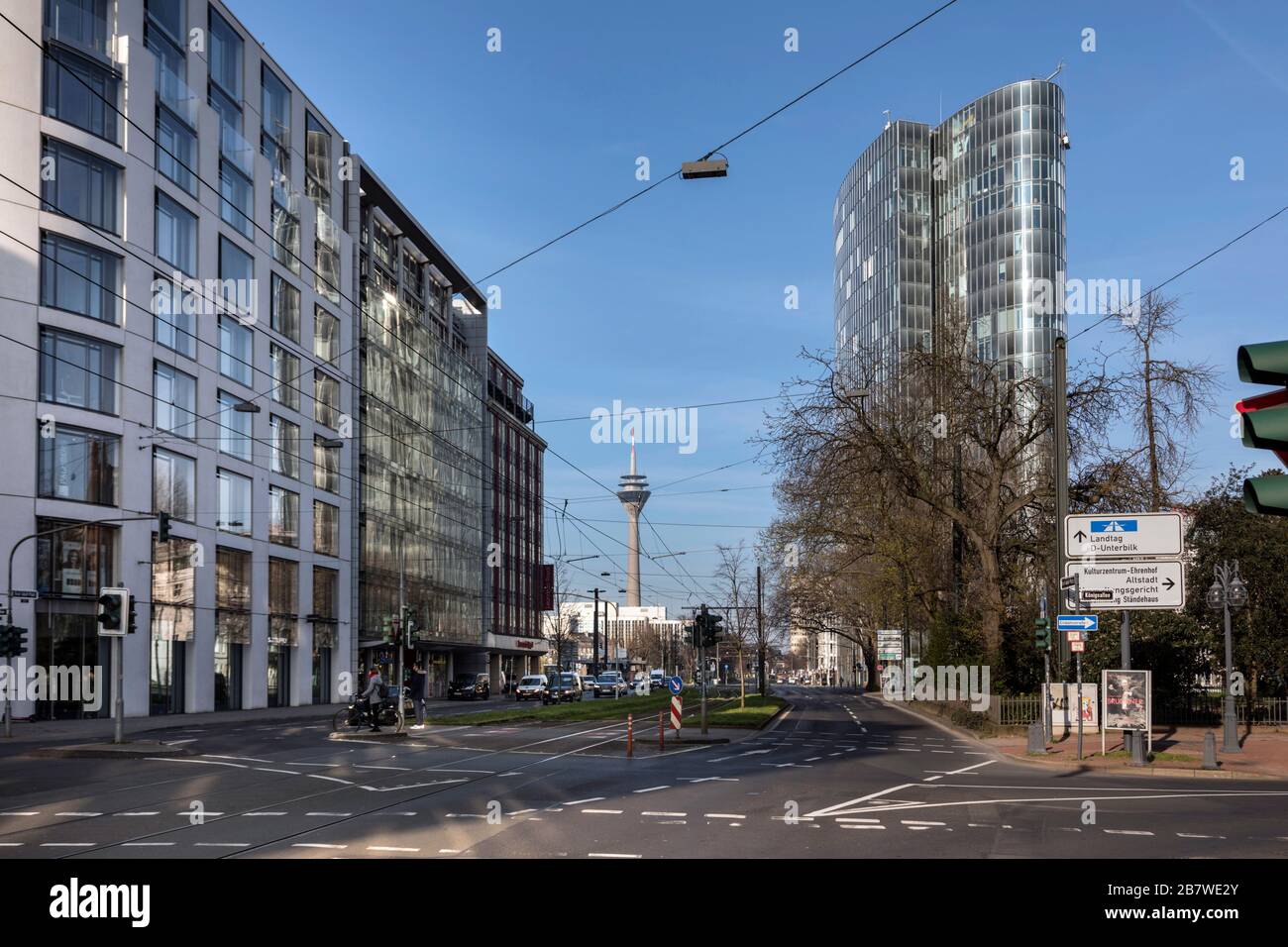 Empty traffic intersection traffic lights hi-res stock photography and ...