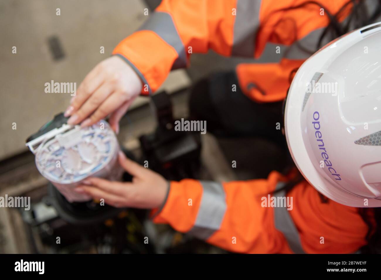 Fibre optic cables hi-res stock photography and images - Alamy