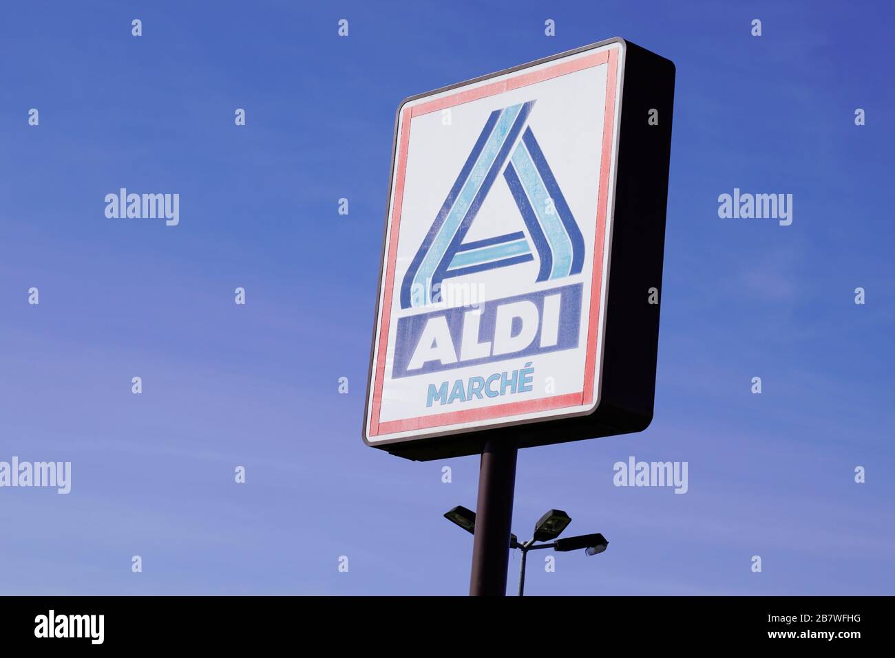 Aldi Supermarket Logo Icon High Resolution Stock Photography and Images ...