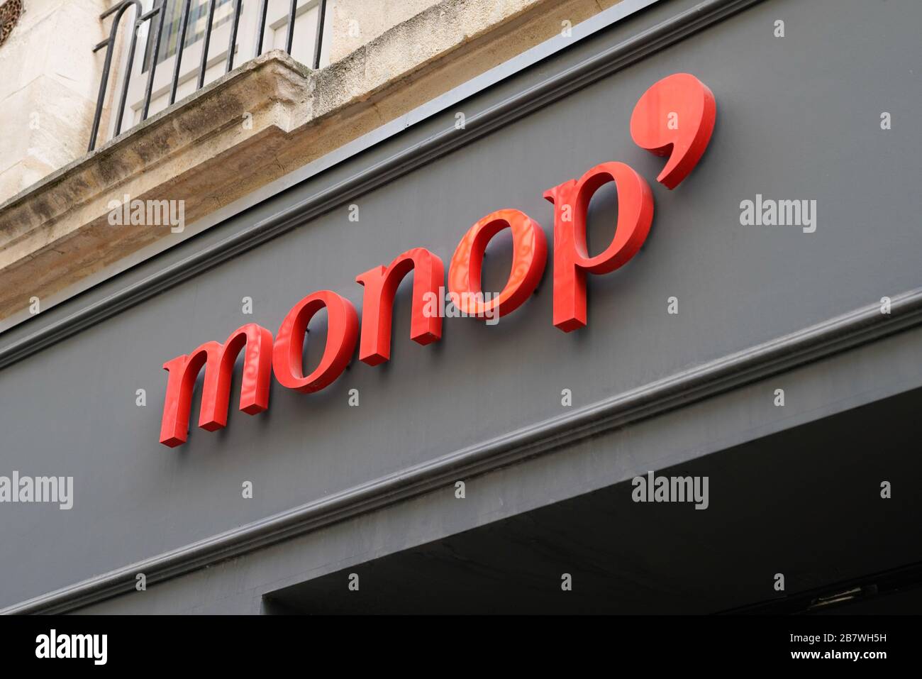 Bordeaux , Aquitaine / France - 10 30 2019 : monop logo Monoprix sign ...
