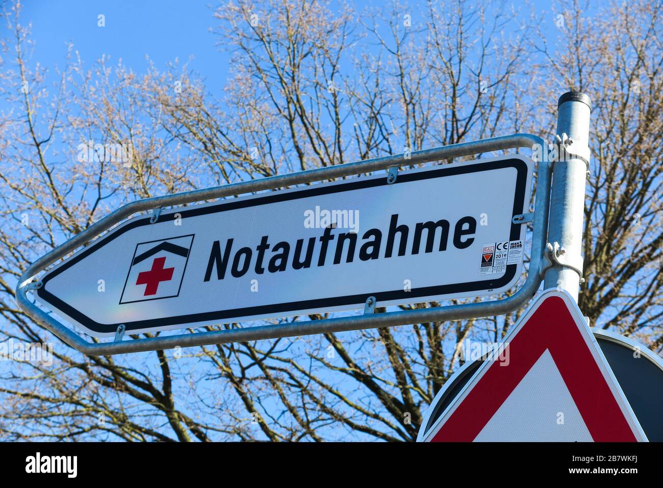 Hospital symbol germany hi-res stock photography and images - Alamy