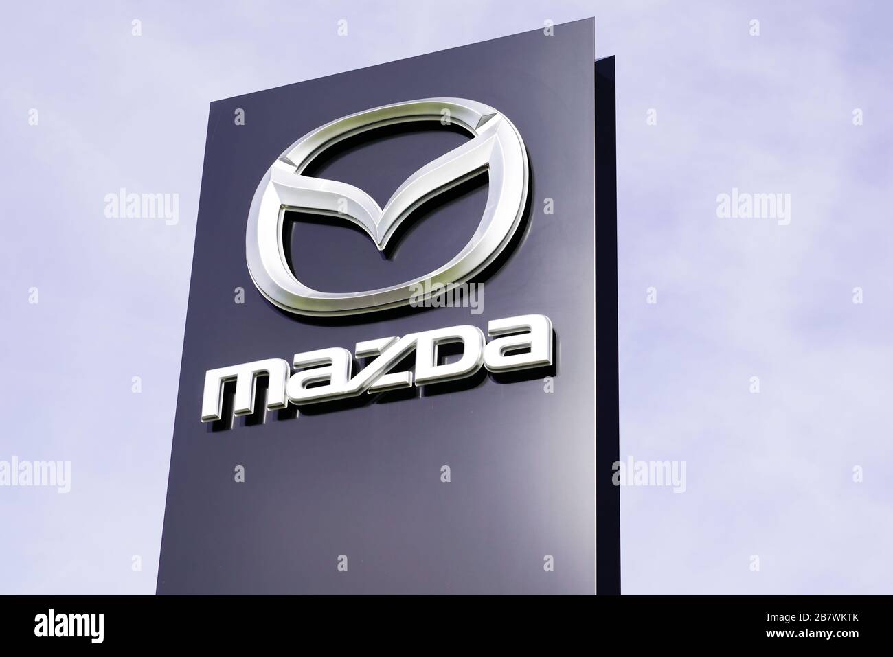 Mazda garage hi-res stock photography and images - Alamy