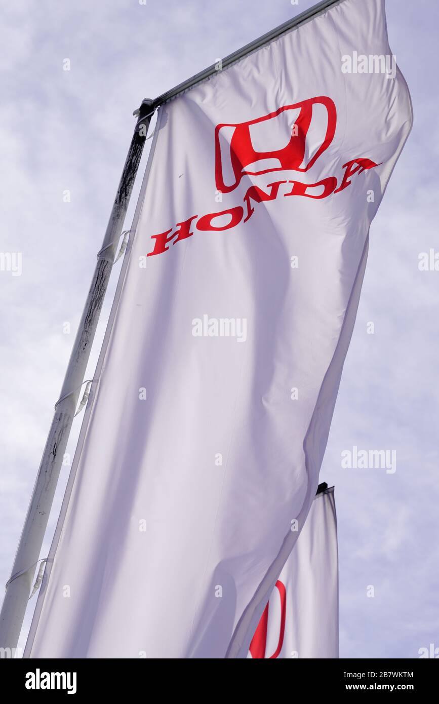 Honda logo sign white hi-res stock photography and images - Alamy