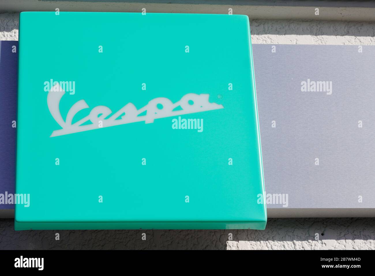 Vespa logo hi-res stock photography and images - Alamy