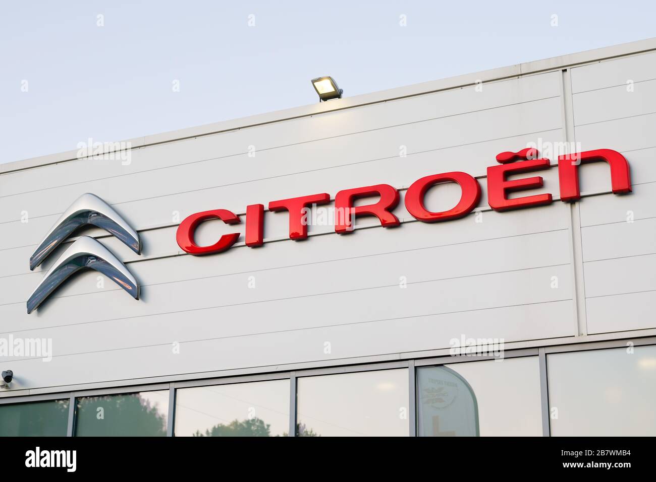 Bordeaux , Aquitaine / France - 12 04 2019 : citroën sign logo ...