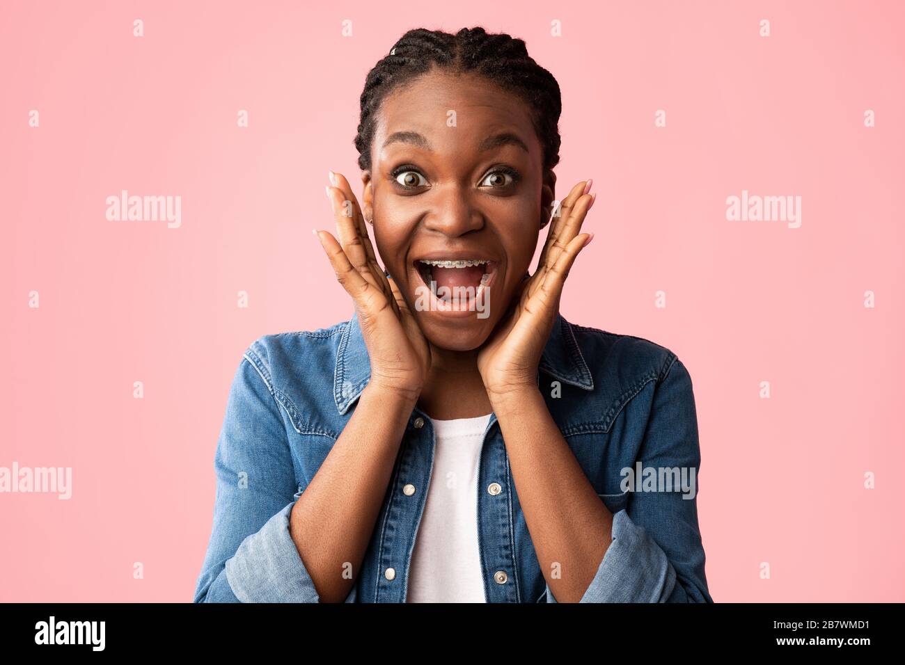 Face cupping hi-res stock photography and images - Alamy