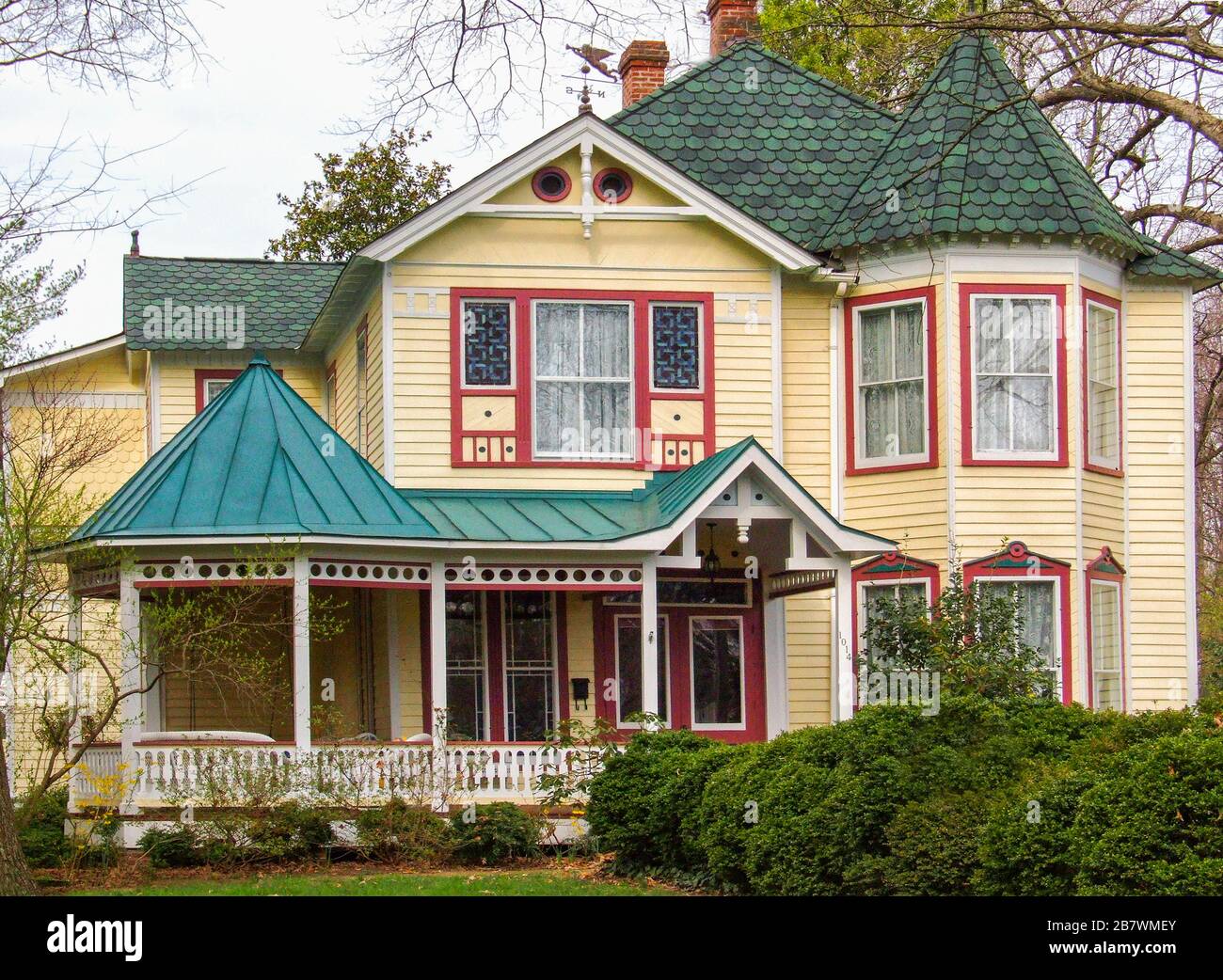 Gingerbread trim hi-res stock photography and images - Alamy