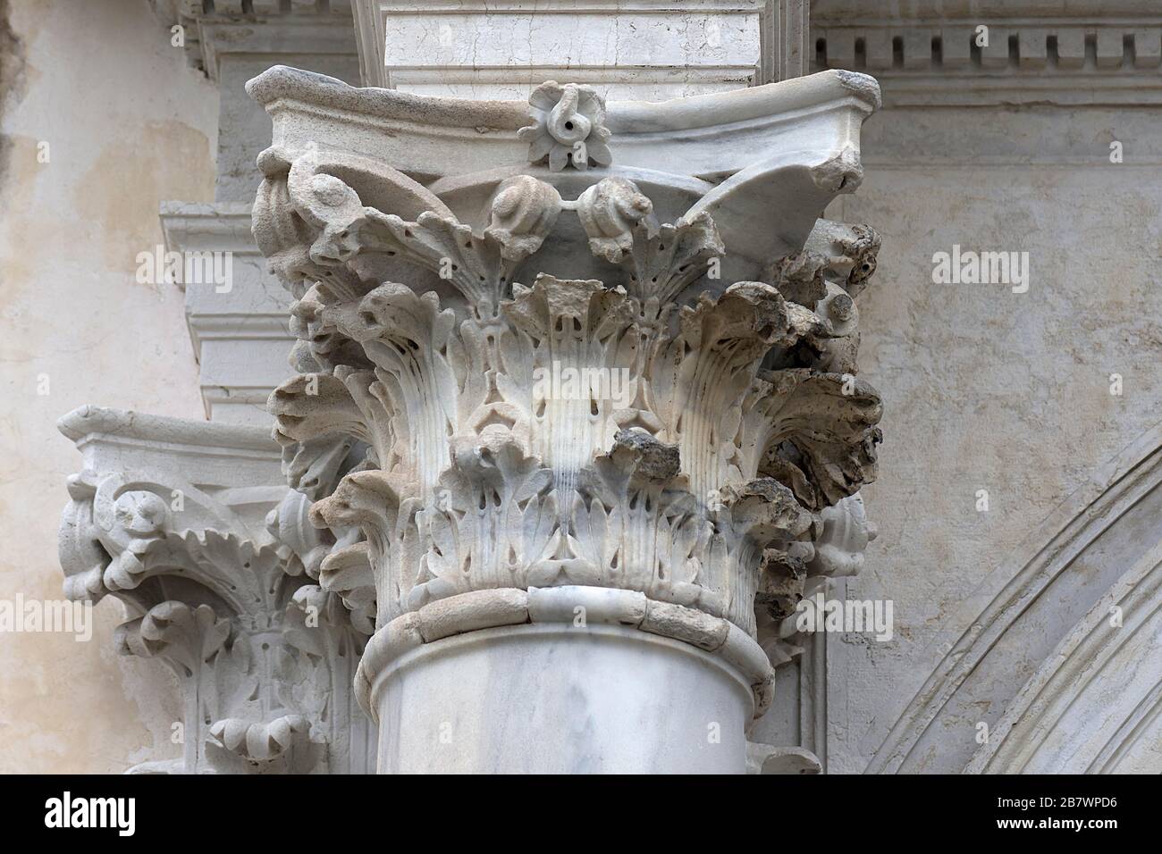 Corinthian column hi-res stock photography and images - Alamy
