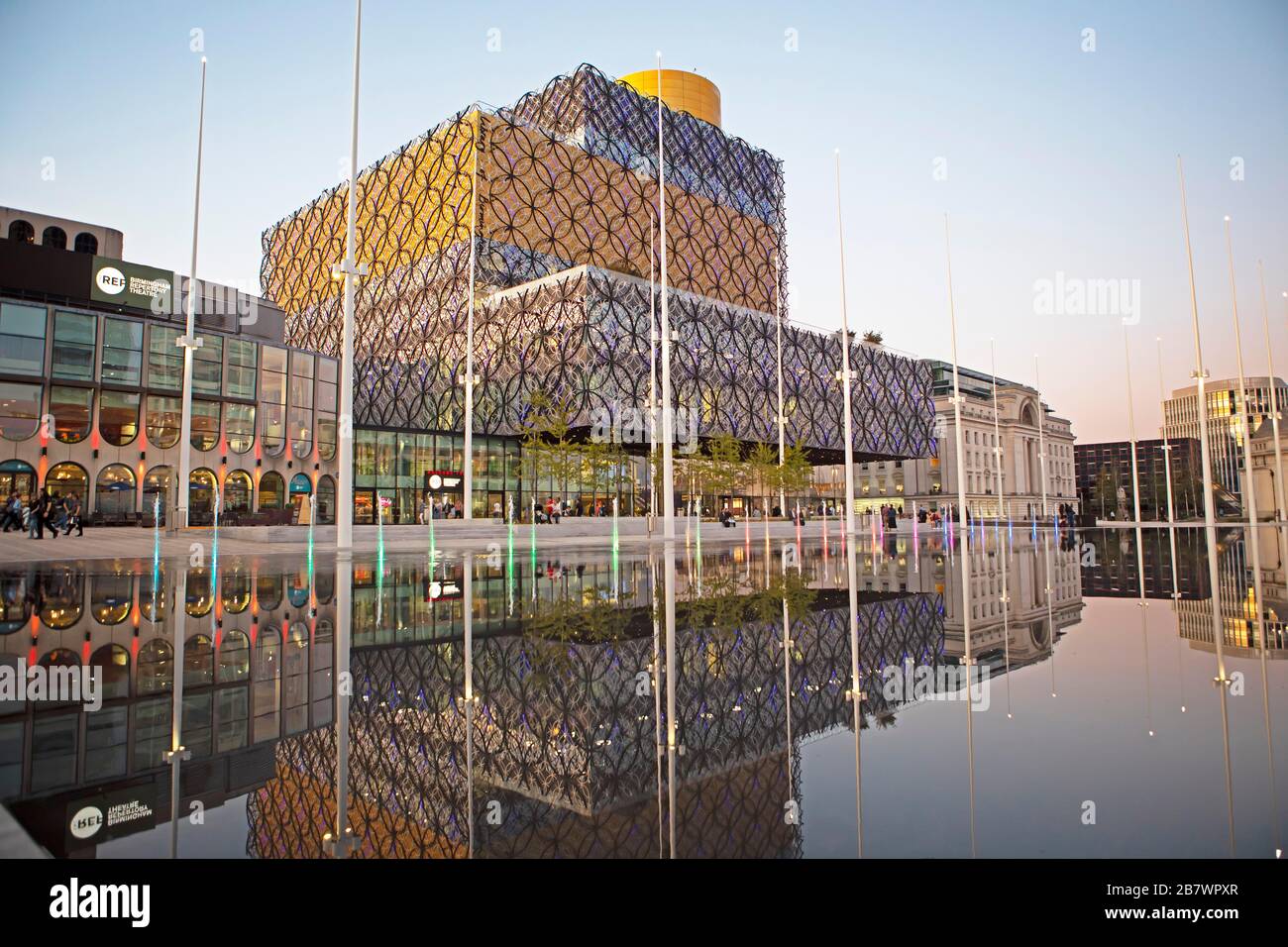 Birmingham library in centenary square hi-res stock photography and ...