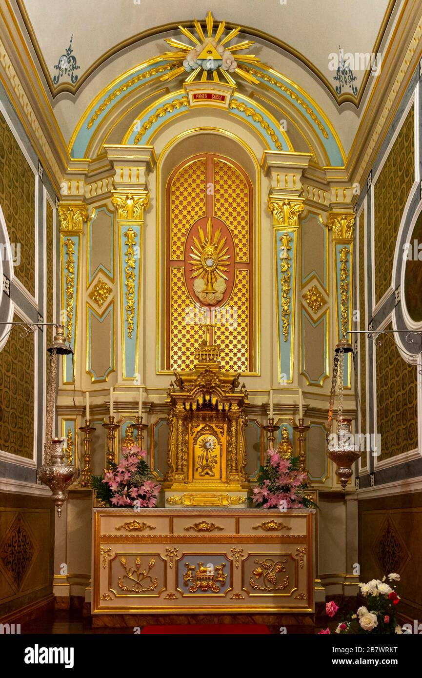 Altar small church hi-res stock photography and images - Alamy