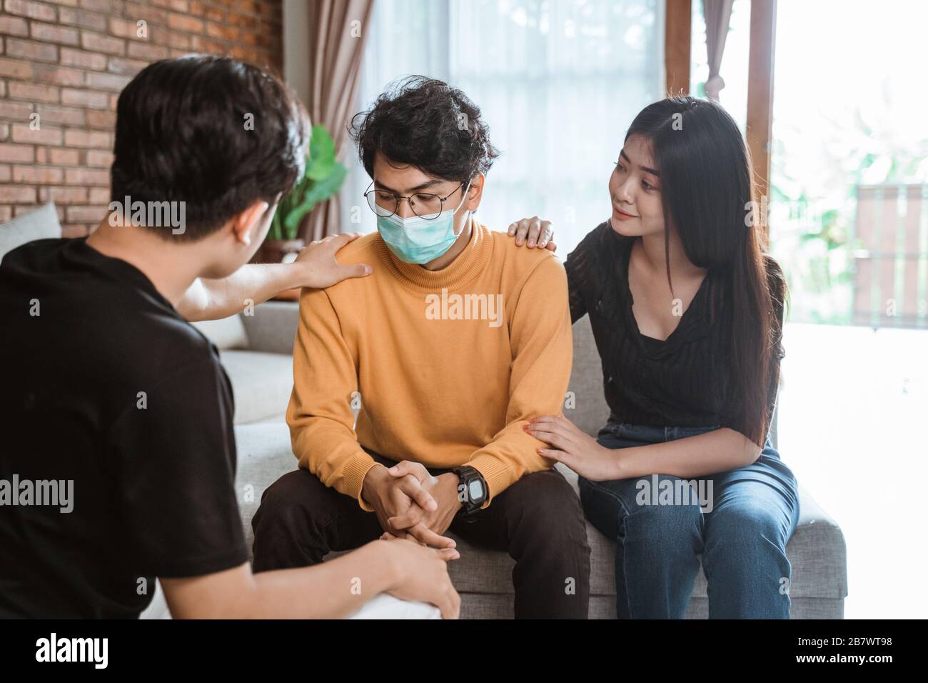 family support on people getting sick or in difficult situation Stock ...