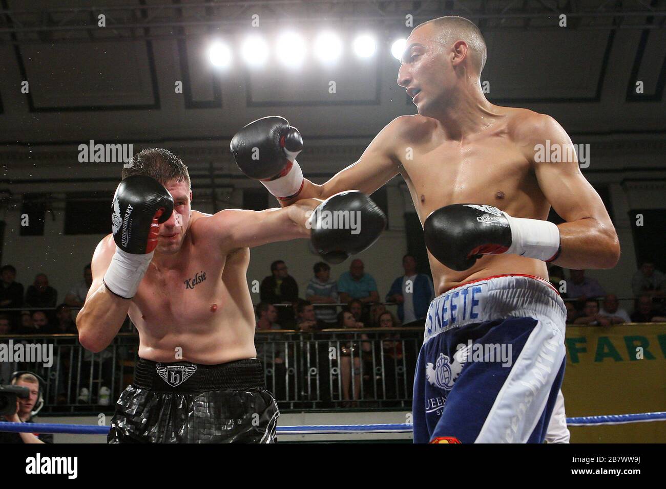 Bradley Skeete (blue shorts) defeats Steve Spence in a Welterweight ...