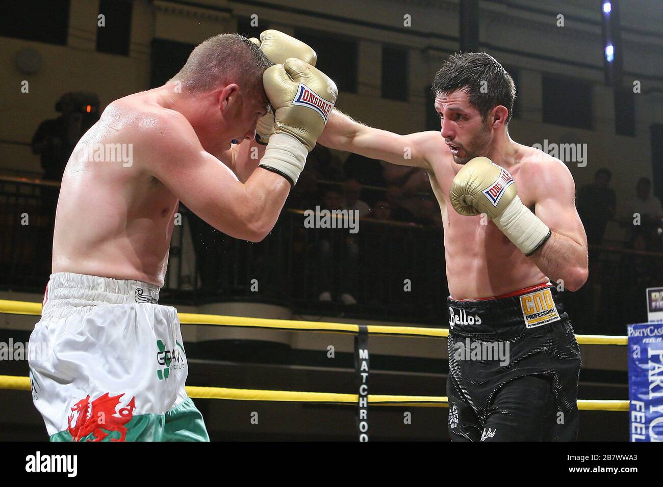 Gary Buckland (white/green shorts) defeats Stevie Bell (black shorts ...