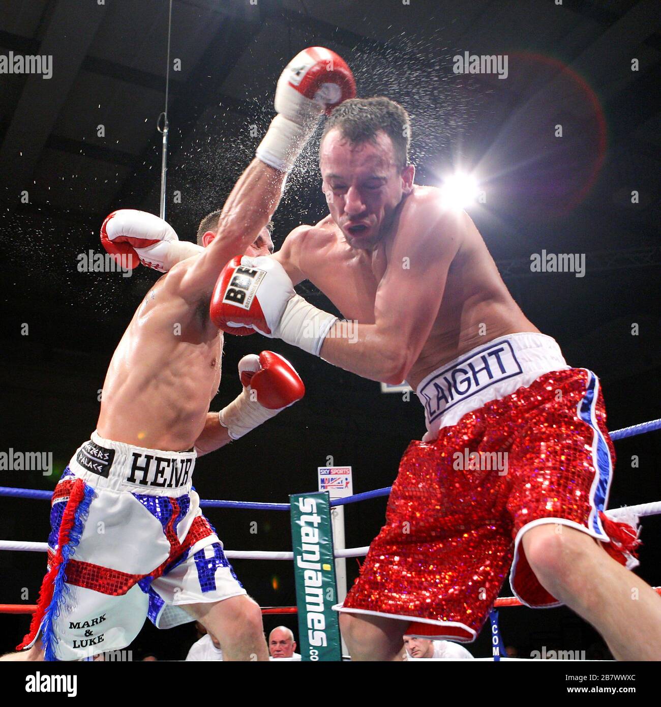 Henry Castle (Salisbury, blue/red shorts) defeats Kristian Laight ...