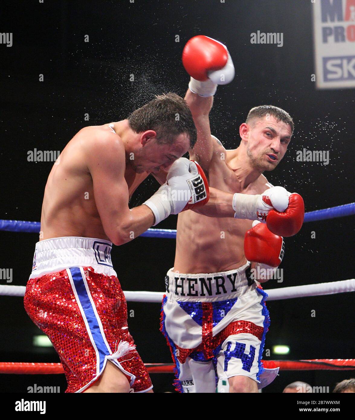 Henry Castle (Salisbury, blue/red shorts) defeats Kristian Laight ...