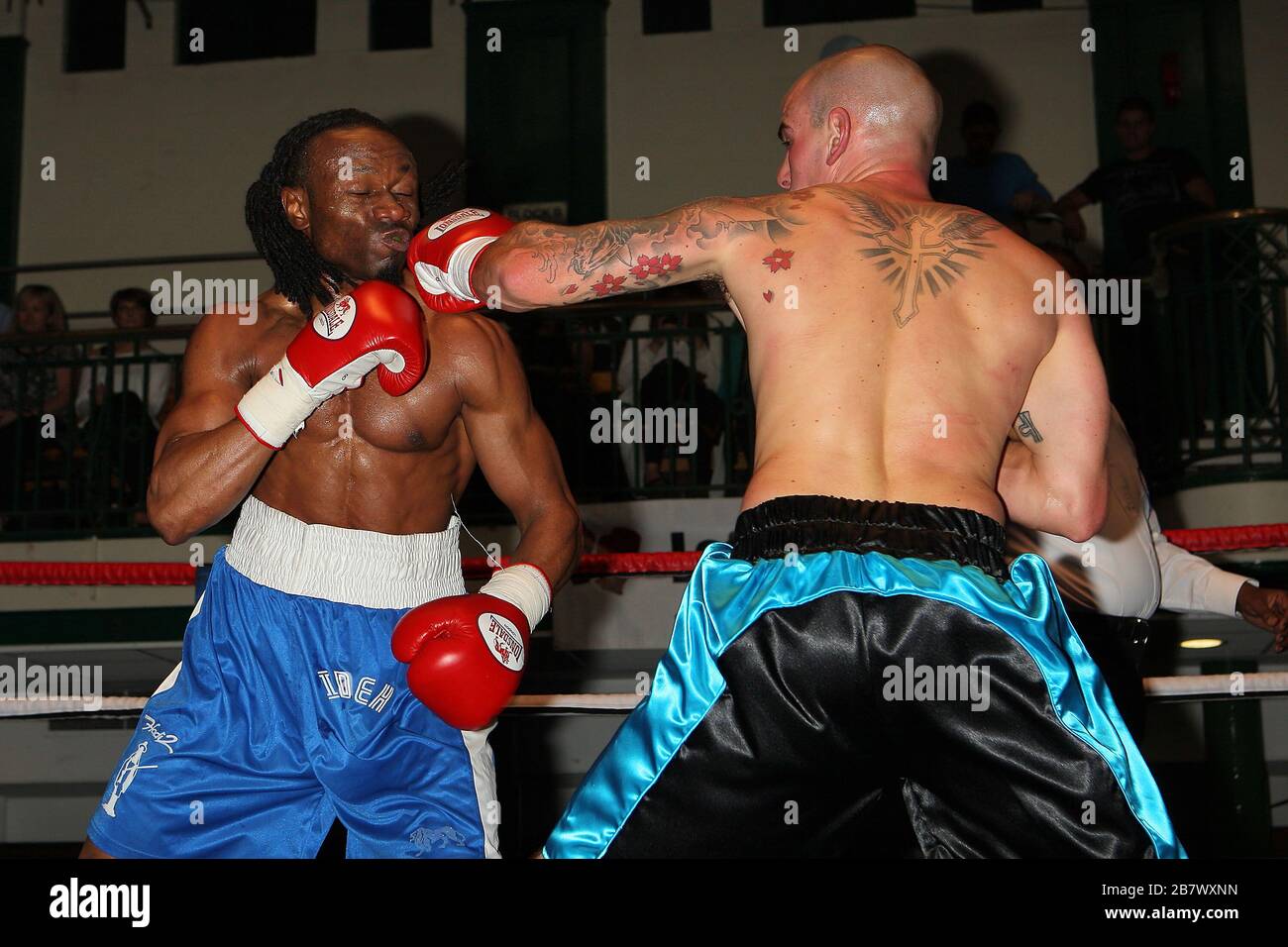 Le hall boxing hi-res stock photography and images - Alamy