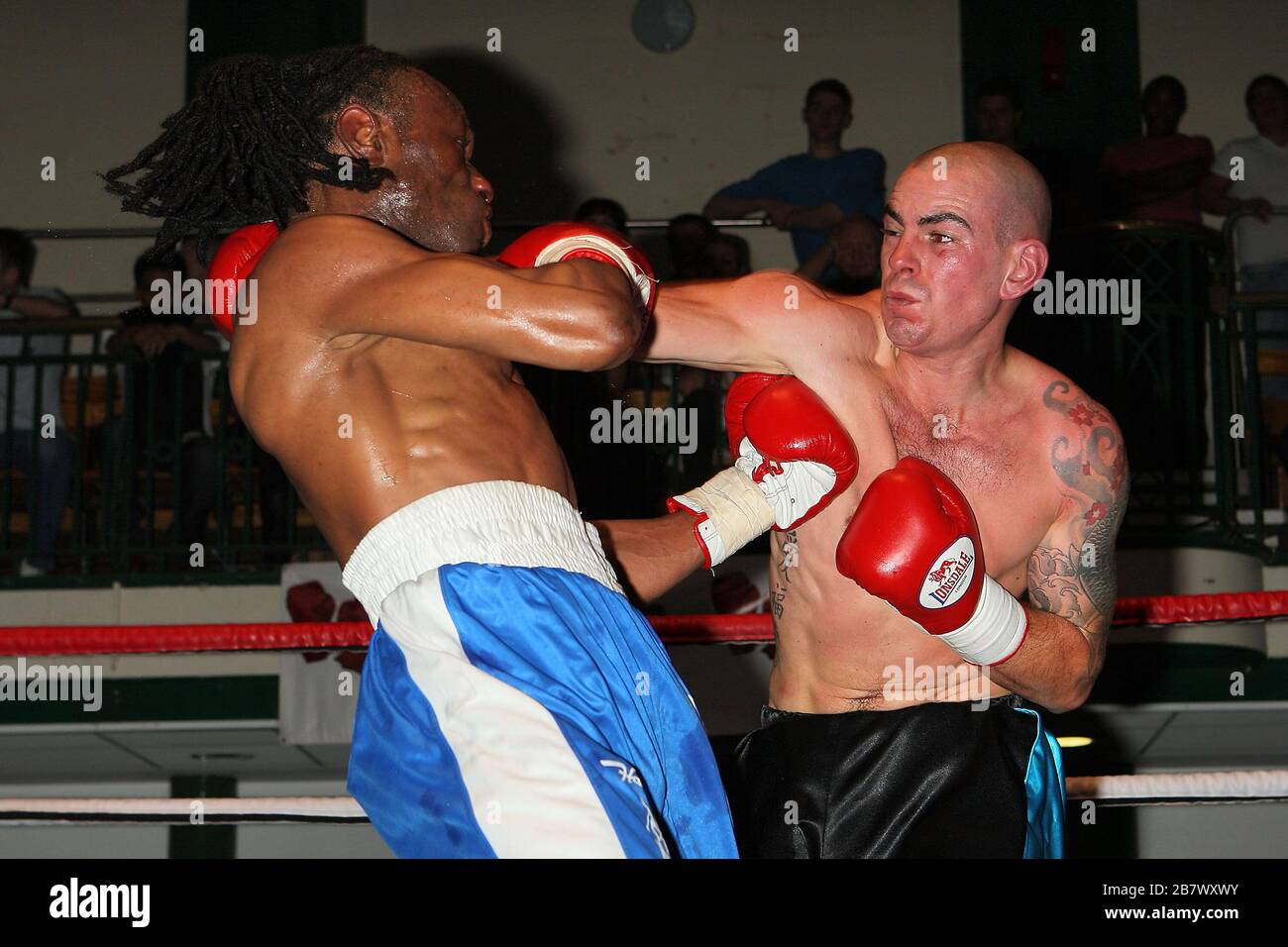 Le hall boxing hi-res stock photography and images - Alamy