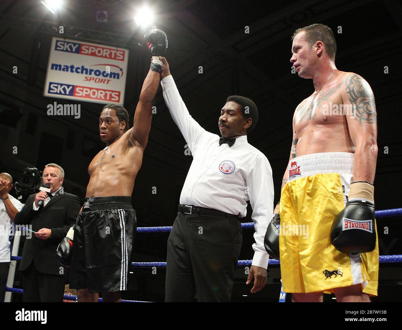 Chris Keane (black shorts) defeats Viktor Szalai in a Cruiserweight ...