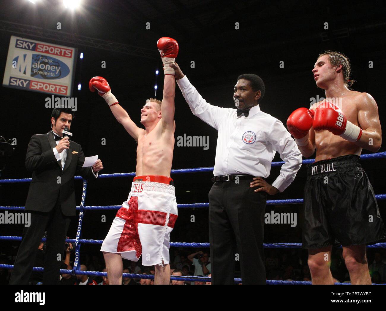 Chas Symonds (red/white shorts, Croydon) defeats Alex Spitko (Mansfield ...