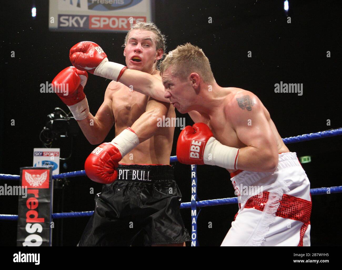 Chas Symonds (red/white shorts, Croydon) defeats Alex Spitko (Mansfield ...