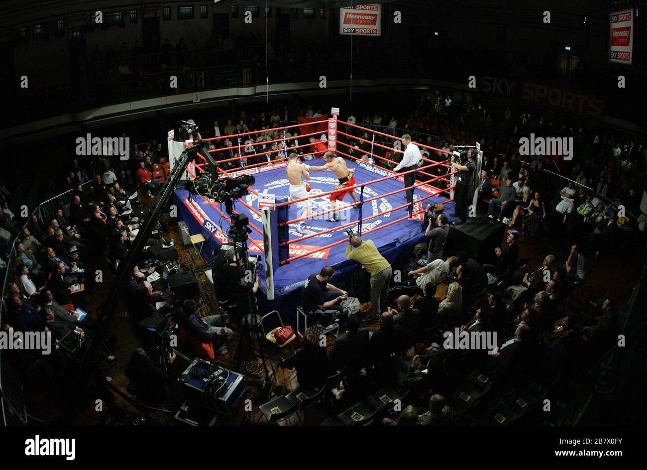 York hall bethnal green boxing hi-res stock photography and images - Alamy
