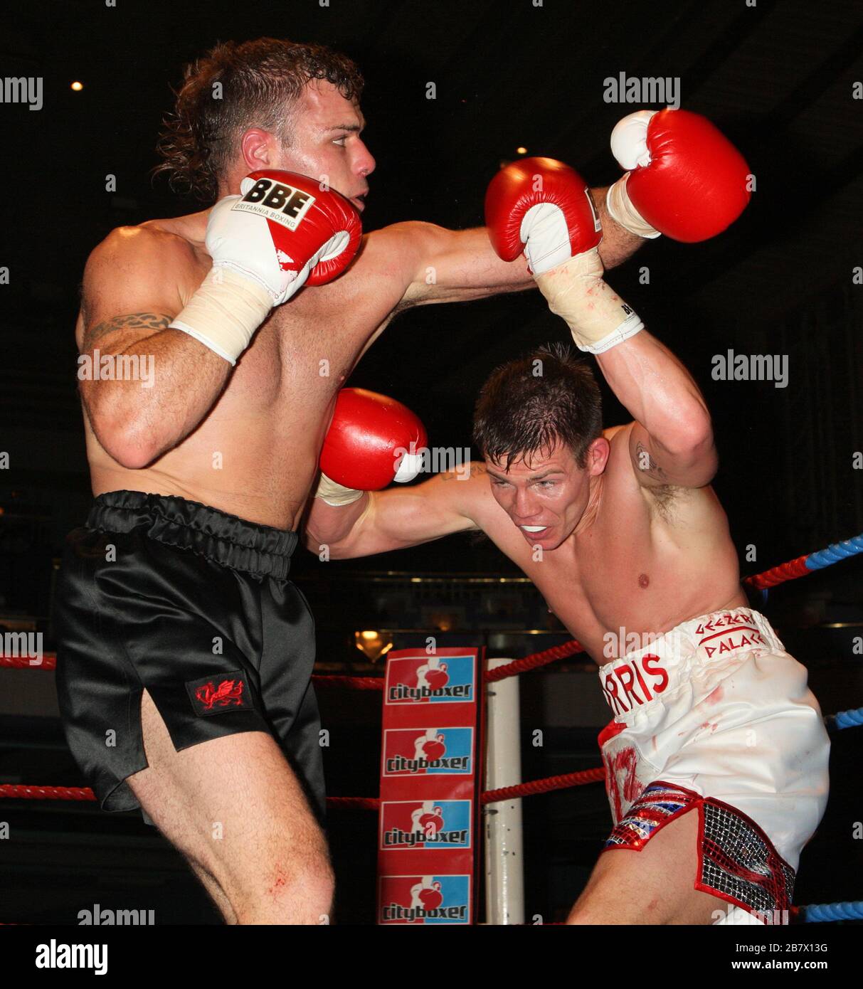 Jack Morris (white/red shorts) defeats Adam Wilcox in Super ...