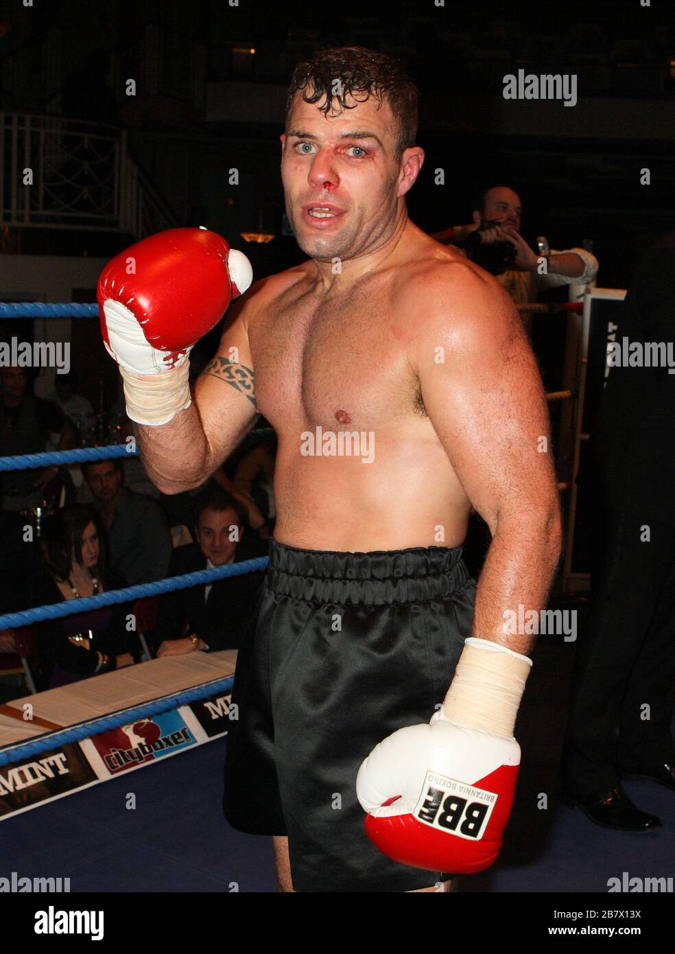 Jack Morris (white/red shorts) defeats Adam Wilcox in Super ...