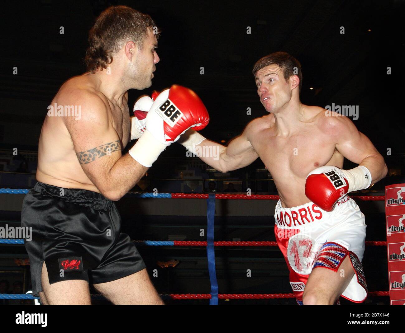 Jack Morris (white/red shorts) defeats Adam Wilcox in Super ...