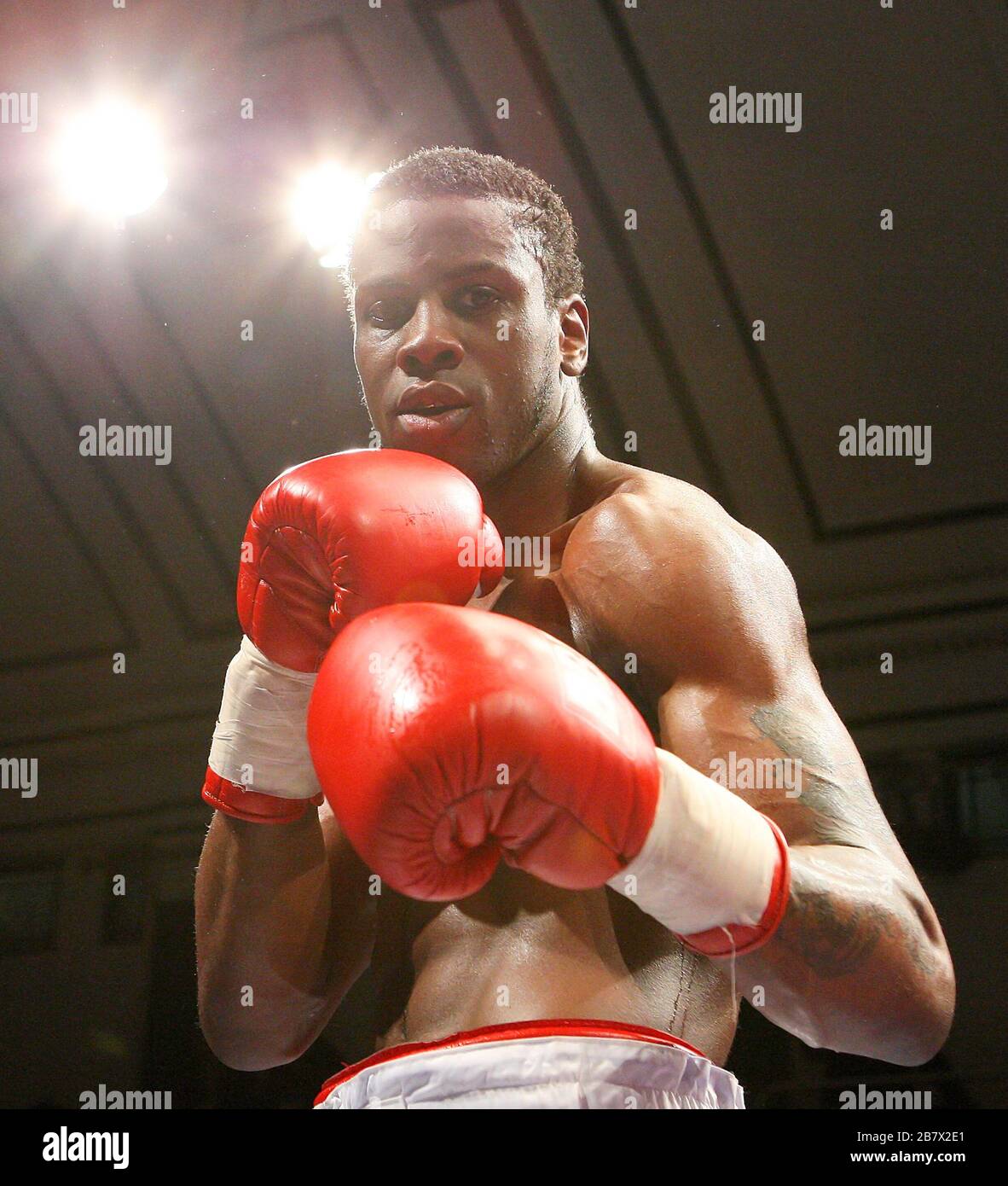Tony Randell (Birmingham, blue/white shorts) defeats Tarik Quaddus ...