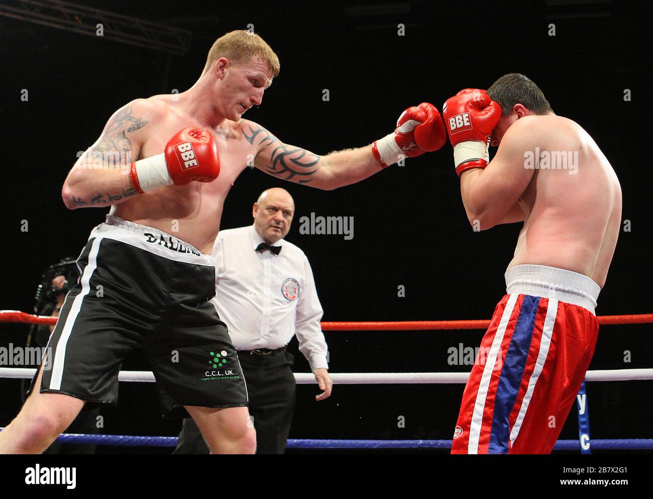 Tom Dallas (black shorts) defeats Yavor Marinchev in a Heavyweight ...
