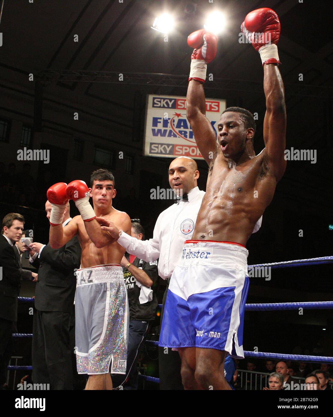 Tony Randell (Birmingham, blue/white shorts) defeats Tarik Quaddus ...