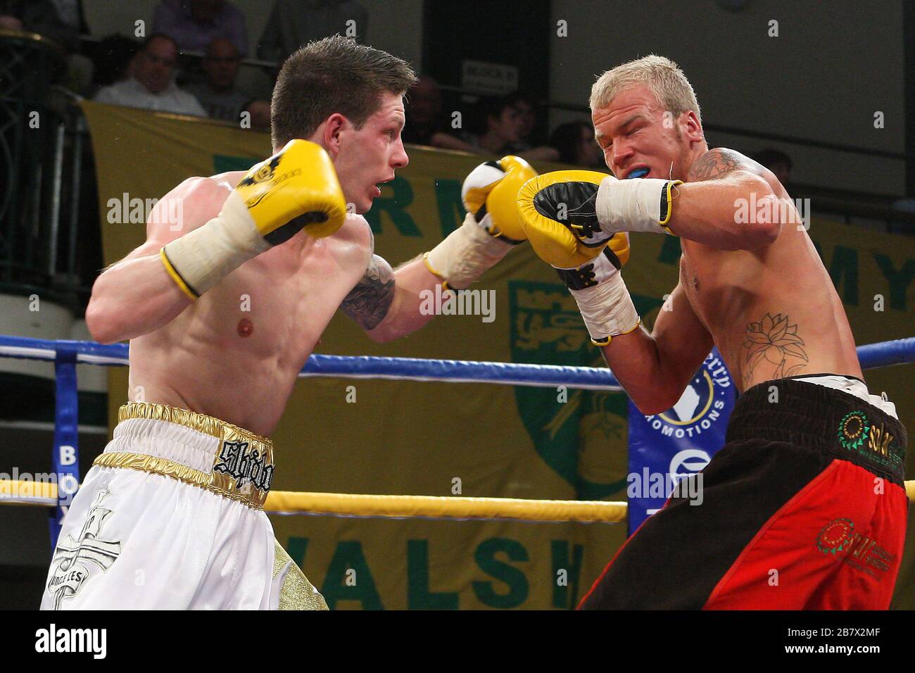 Liam Shinkwin (white shorts) defeats Robin Deakin in a Lightweight ...