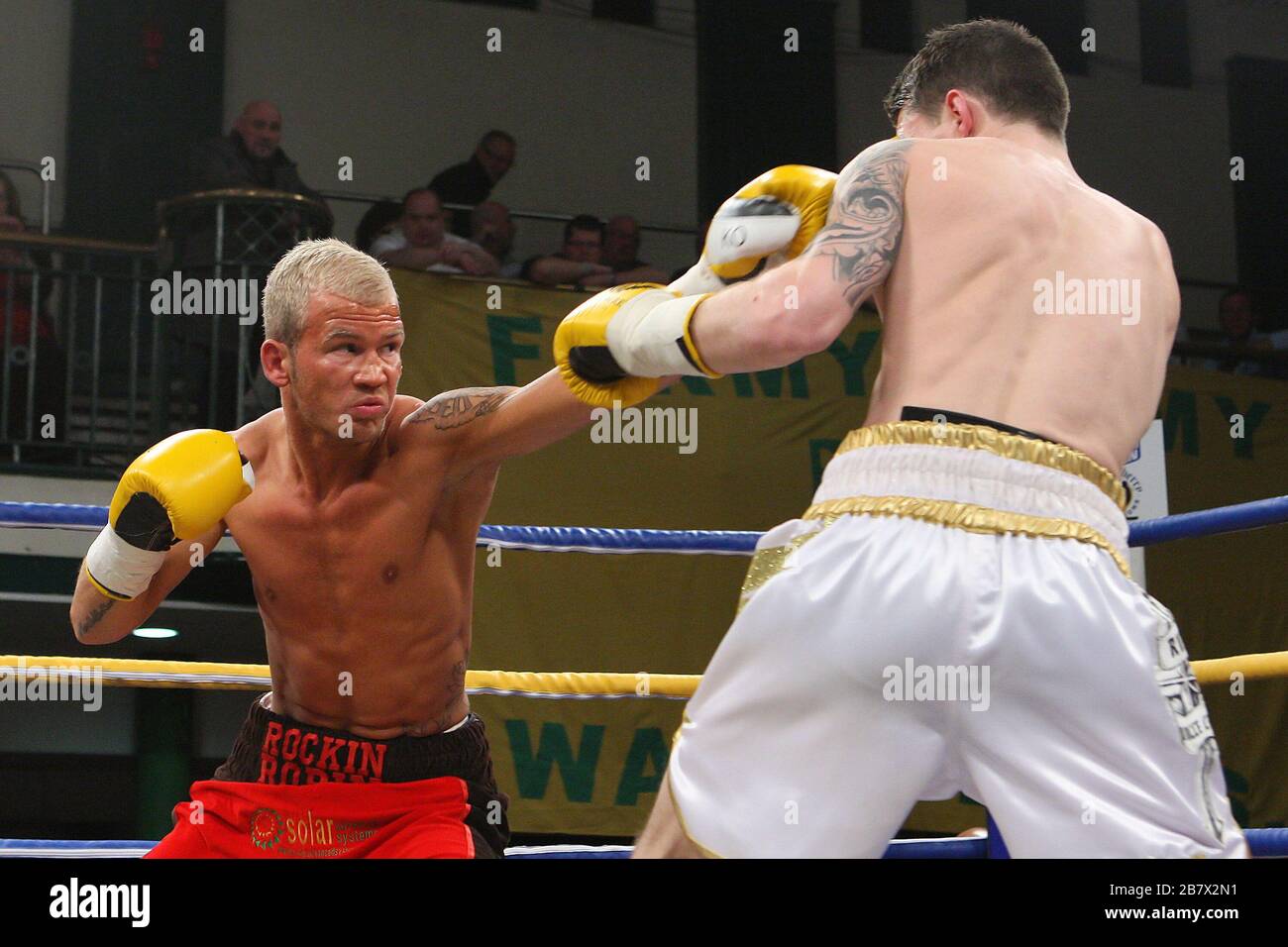 Liam Shinkwin (white shorts) defeats Robin Deakin in a Lightweight ...