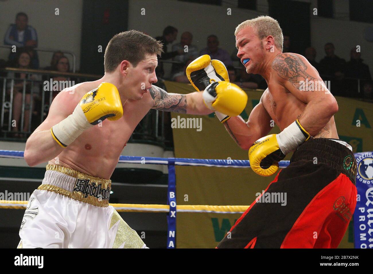 Liam Shinkwin (white shorts) defeats Robin Deakin in a Lightweight ...