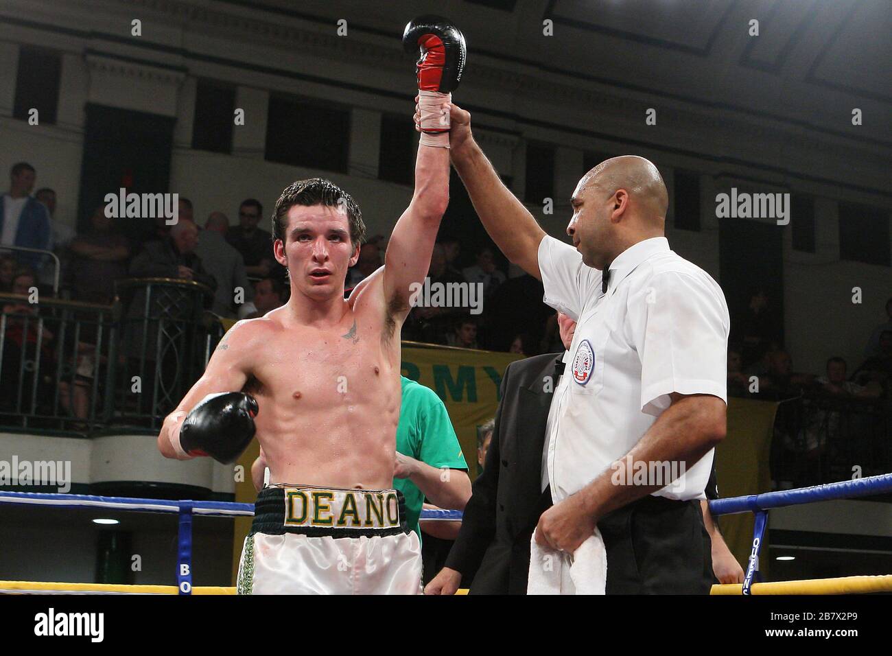 Dean Byrne (white shorts) defeats Michael Frontin in a Welterweight ...