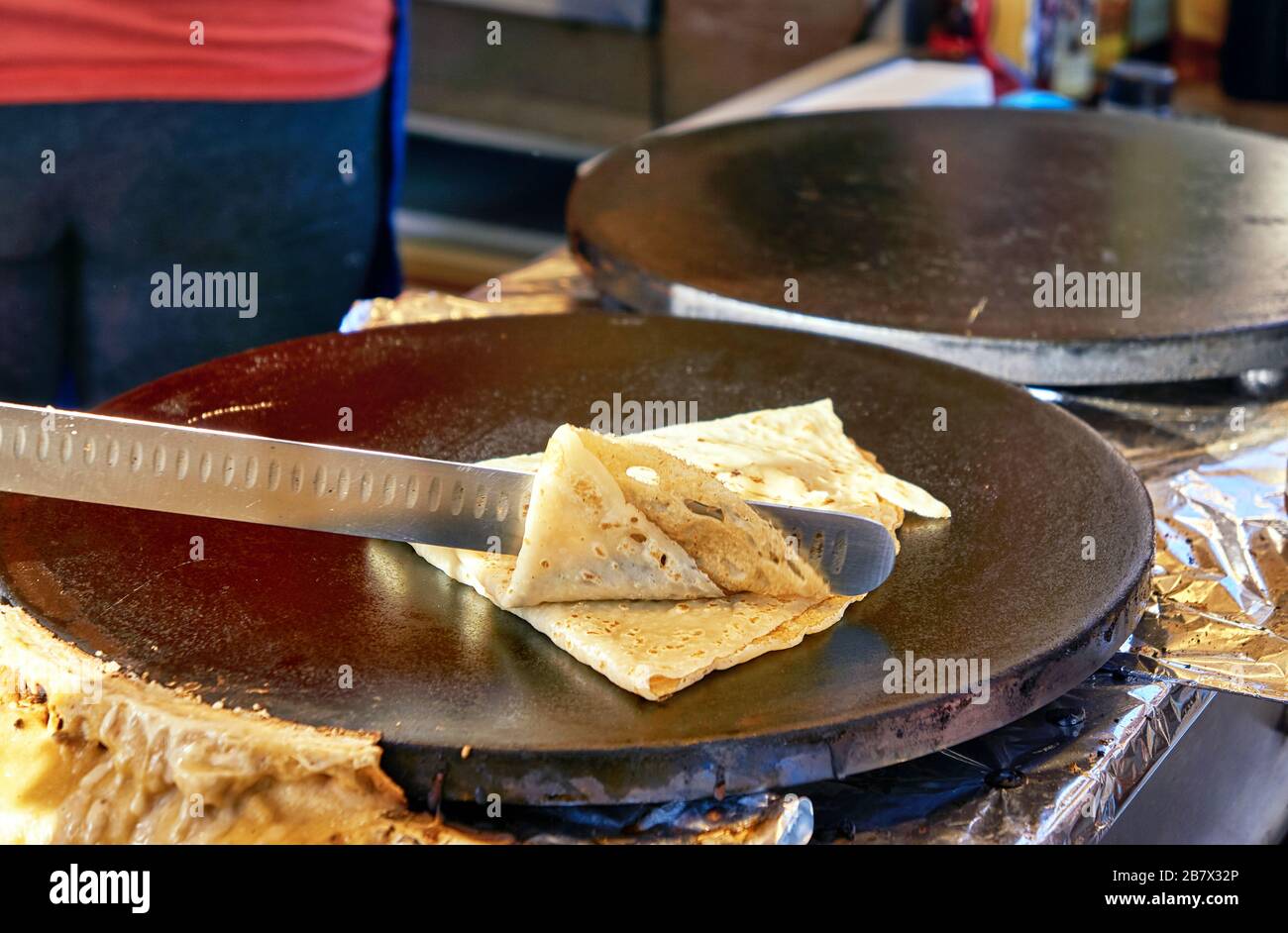 Making crepes kitchen hi-res stock photography and images - Alamy