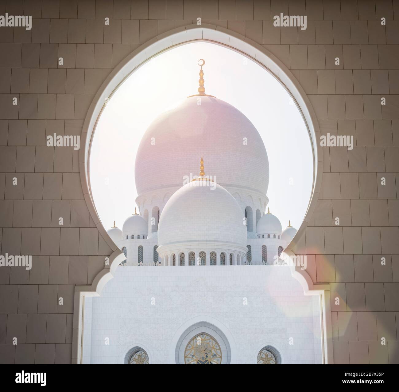 Dubai gold marble hi-res stock photography and images - Alamy
