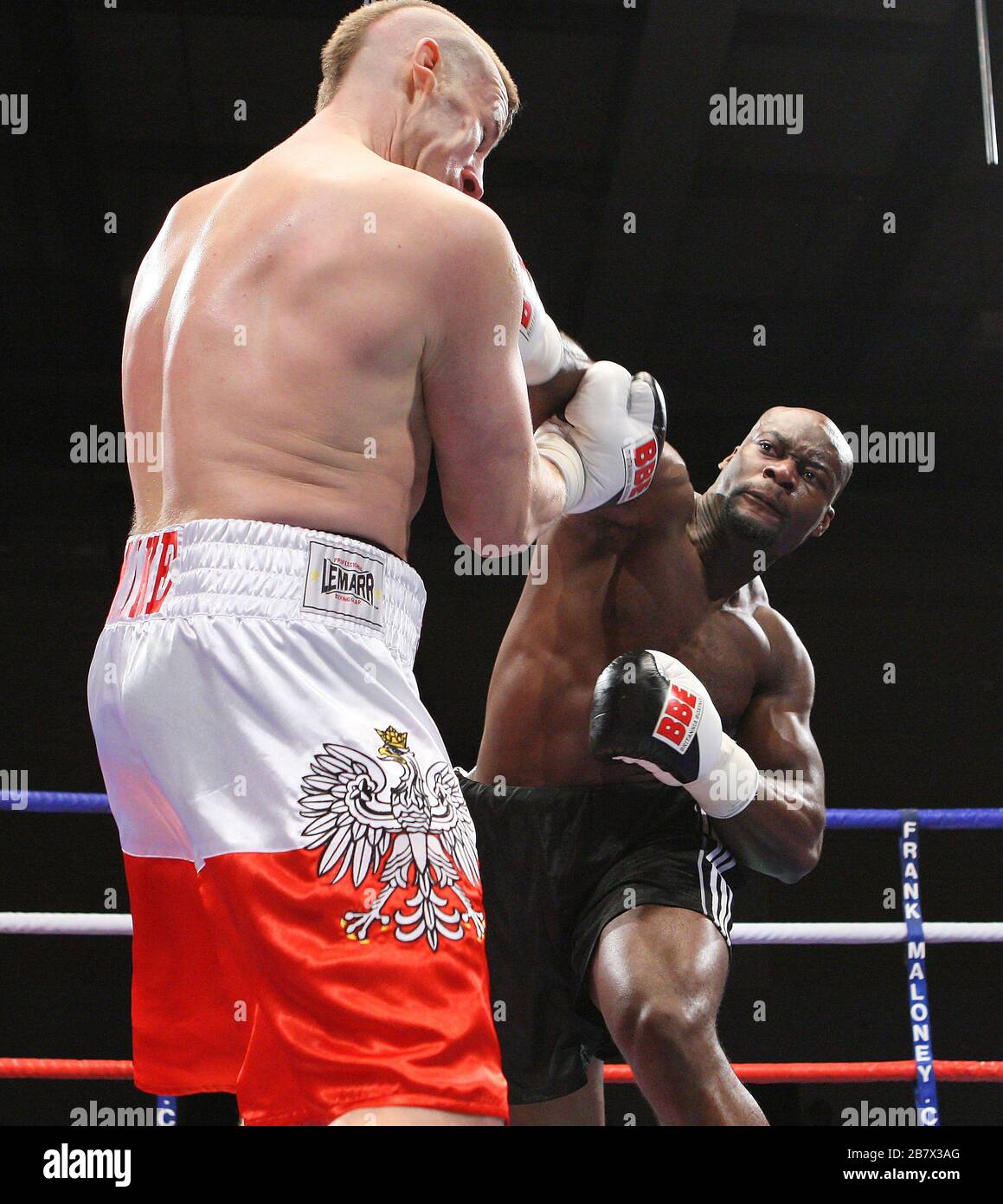 Larry Olumabiwo (Hackney, black shorts) defeats Michal Skierniewski ...