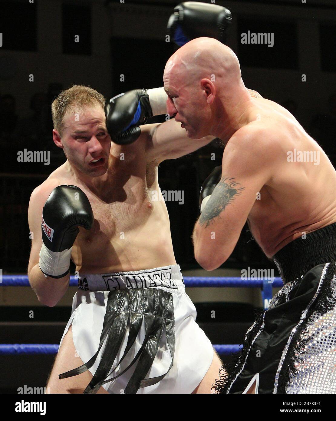 Boxing oldham hi-res stock photography and images - Alamy